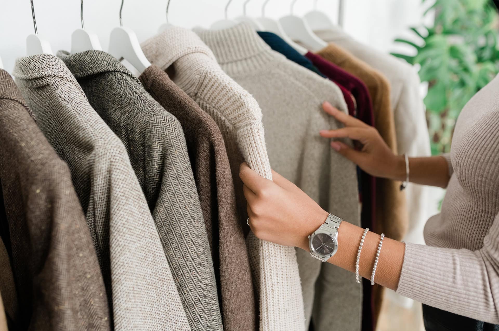 What to Wear to a Funeral? A Funeral Attire Guide for All Ages