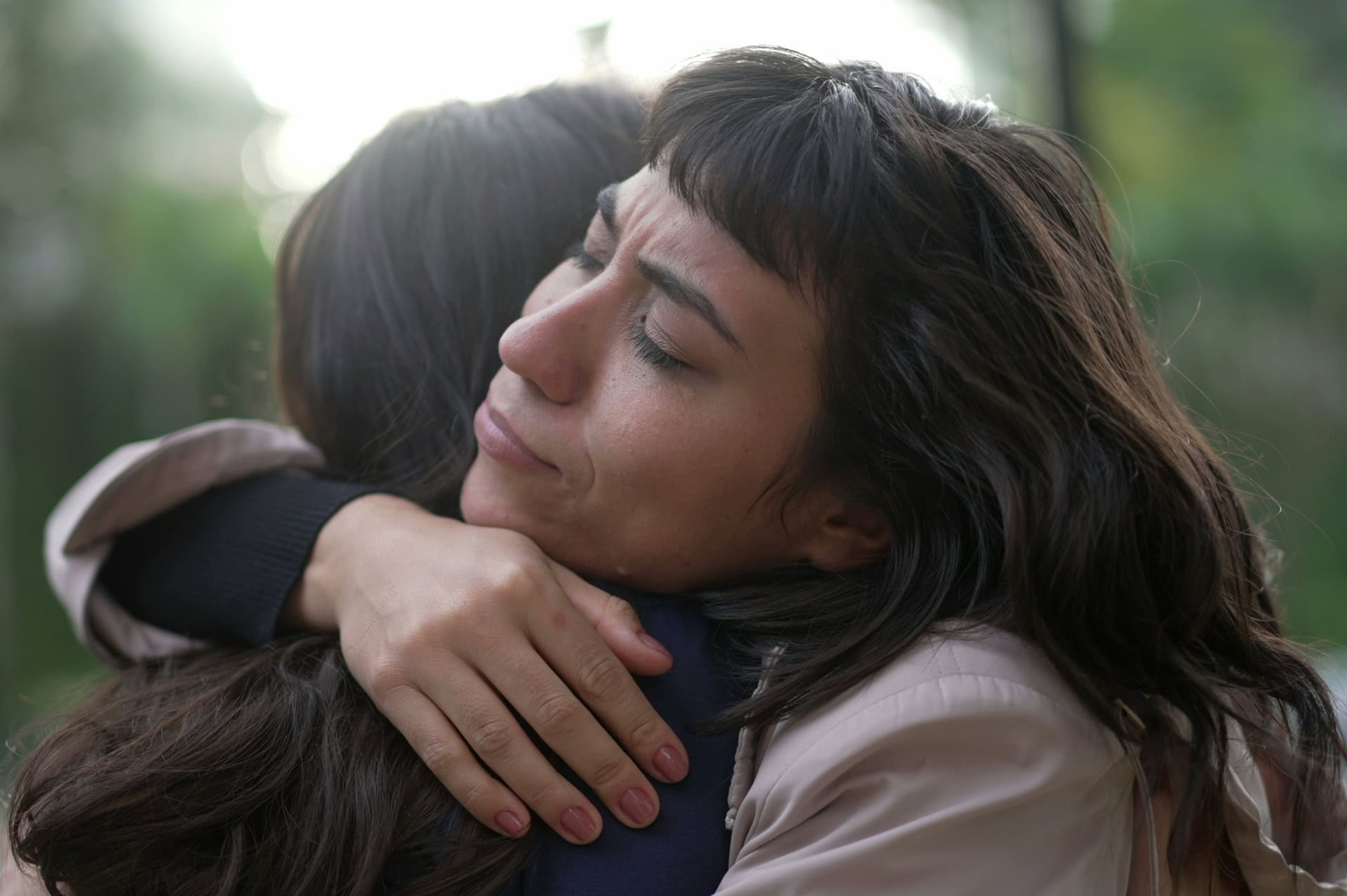 How to Find Out If Someone Died: 6 Simple and Respectful Methods
