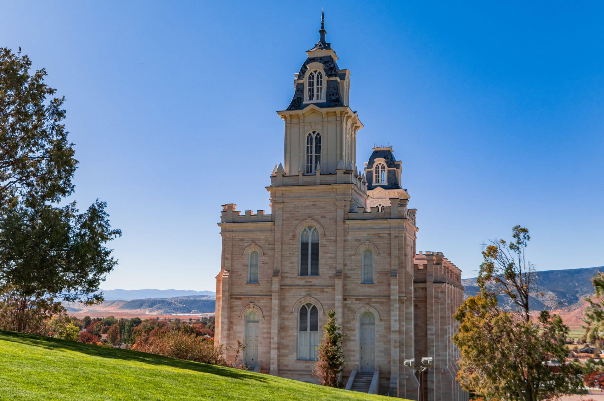 Mormon Funeral: Mormon Burial Practices, Traditions, Attire, What to Expect